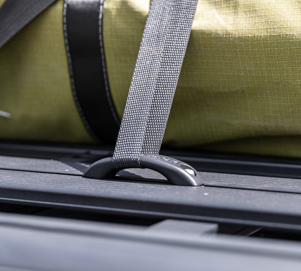 How to secure a load with straps and ratchets