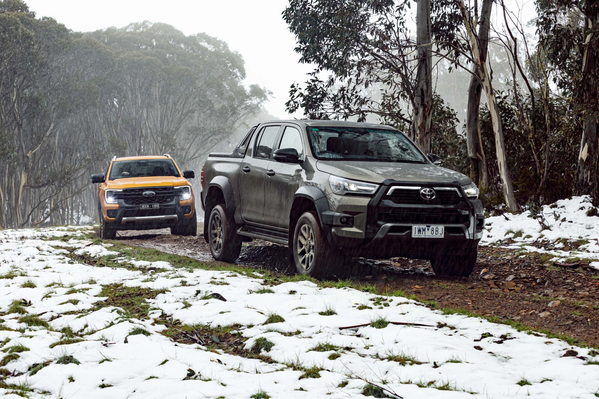 2024 Ford Ranger Wildtrak vs Toyota HiLux GR Sport comparison review