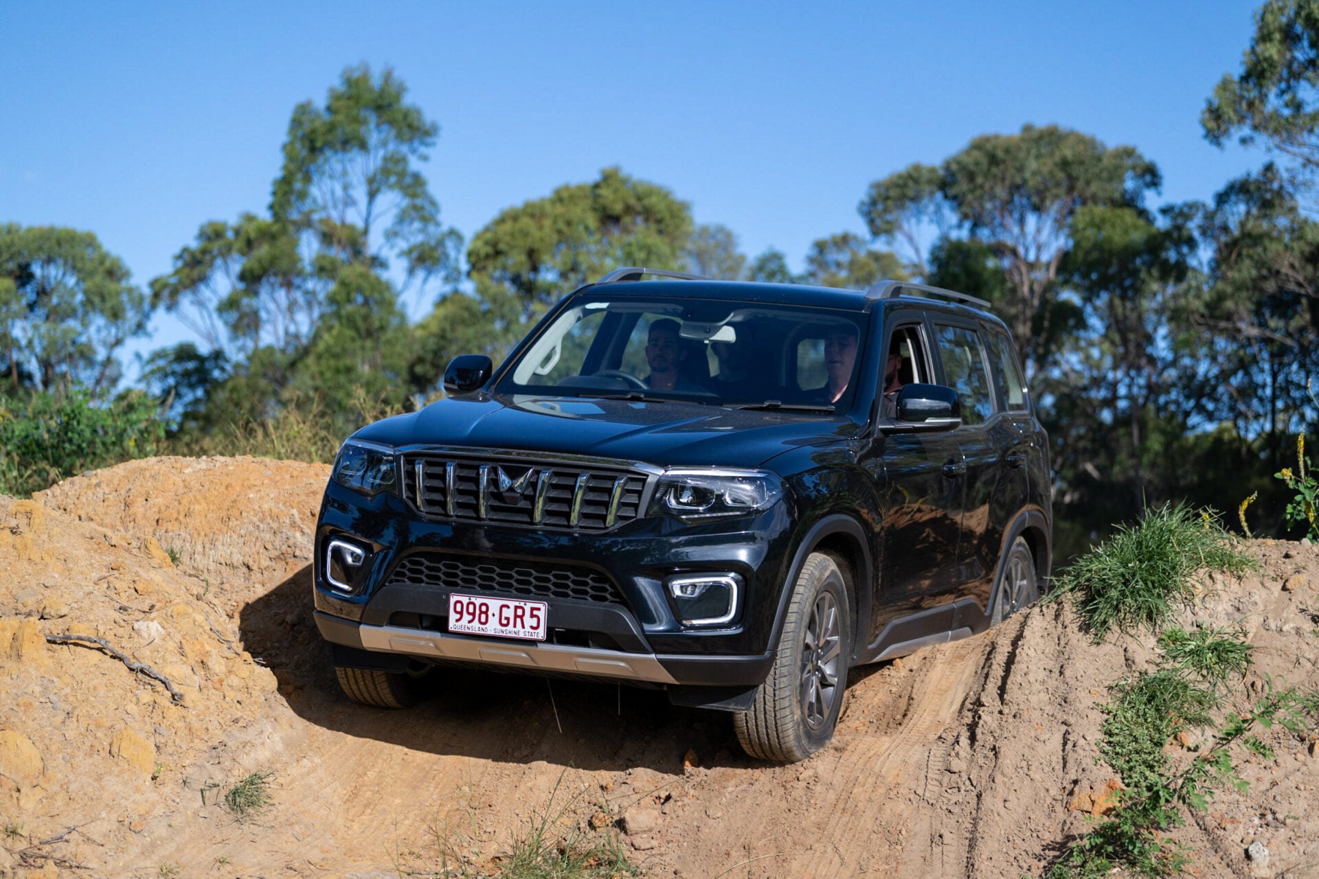 Mahindra Scorpio | Price, Reviews & Specs