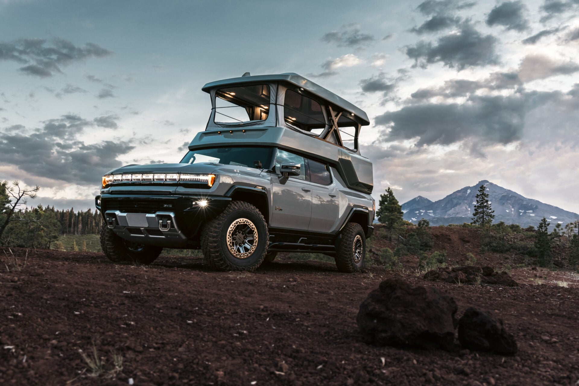 EarthCruiser reveals GMC Hummer EV Upfit solution