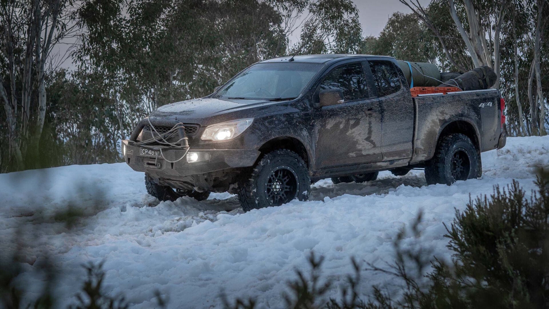 How to drive a 4x4 on snow