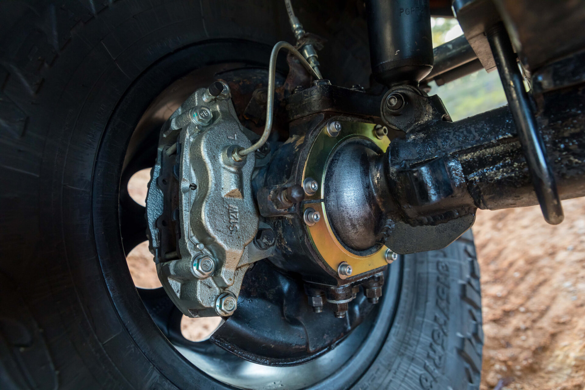 Busted knuckles: DIY-built Toyota HiLux LN106