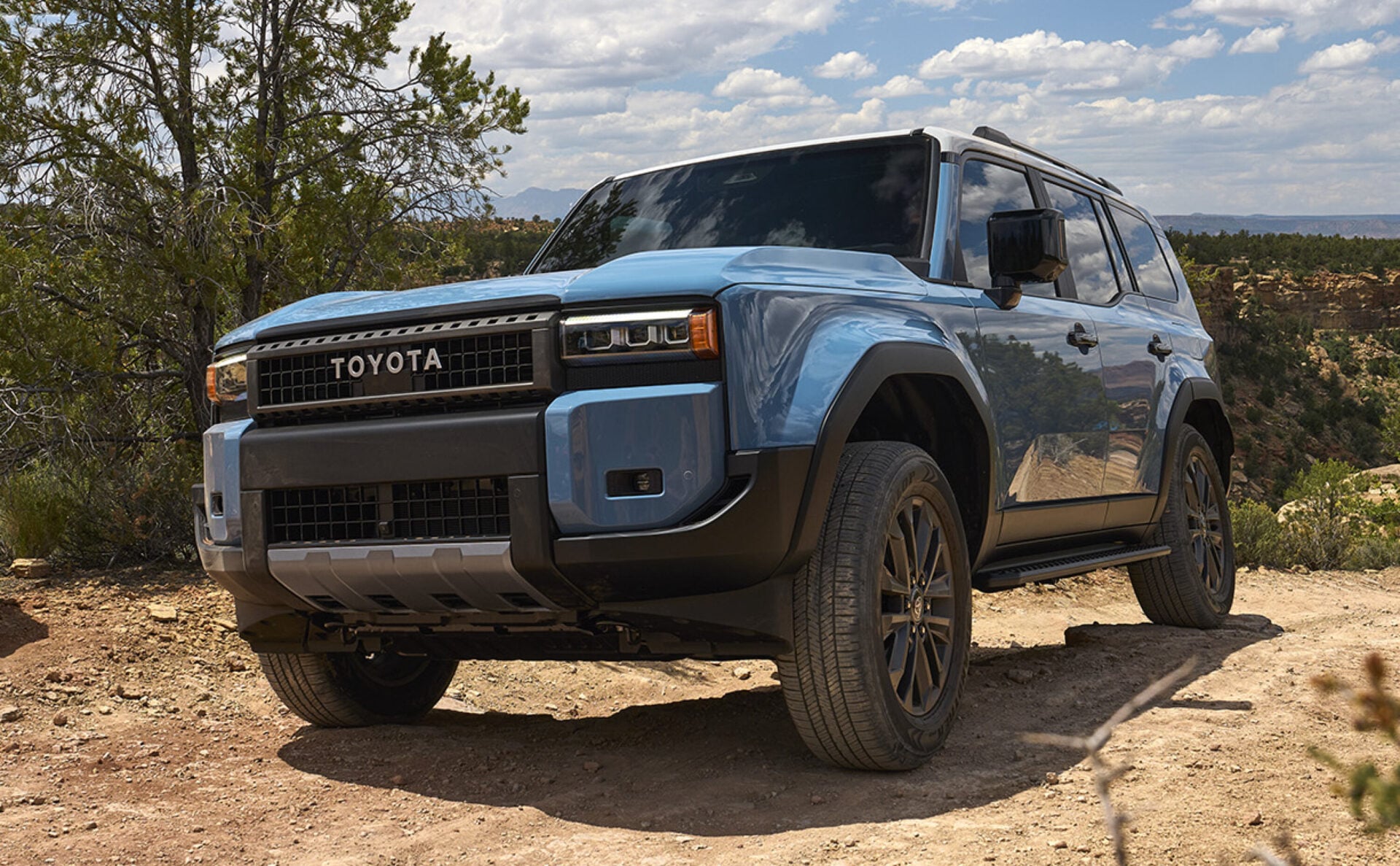 2025 Toyota Prado vs LandCruiser 300 Series: SPEC BATTLE!