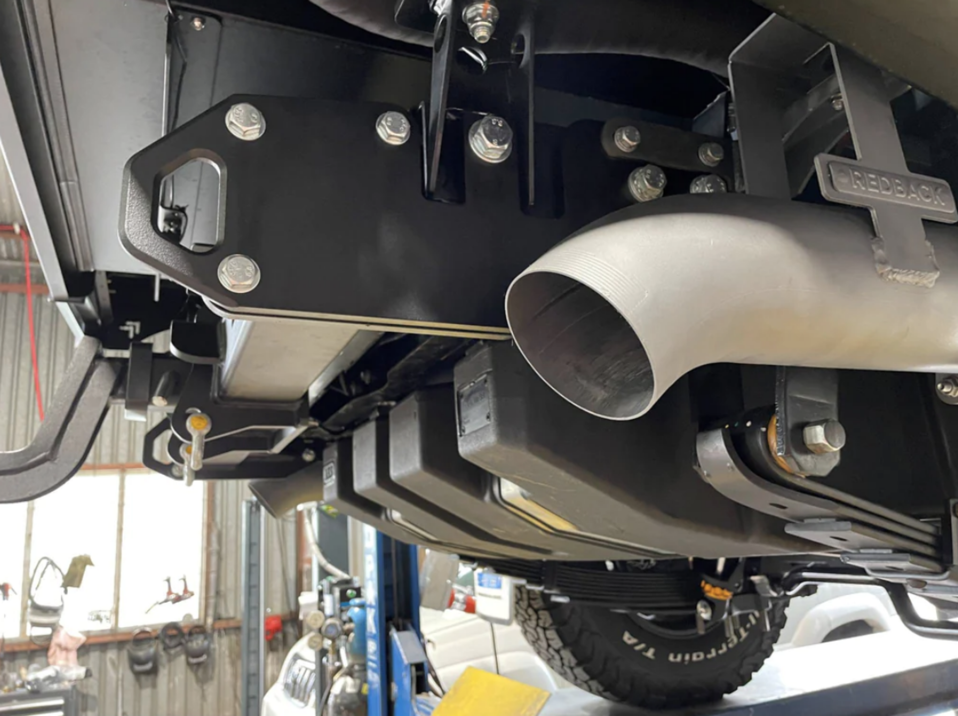 New 4x4 product: Redback exhaust kit for the 79 Series