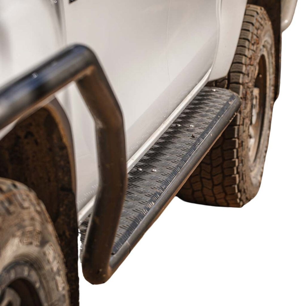 Toyota HiLux rock sliders and side steps guide