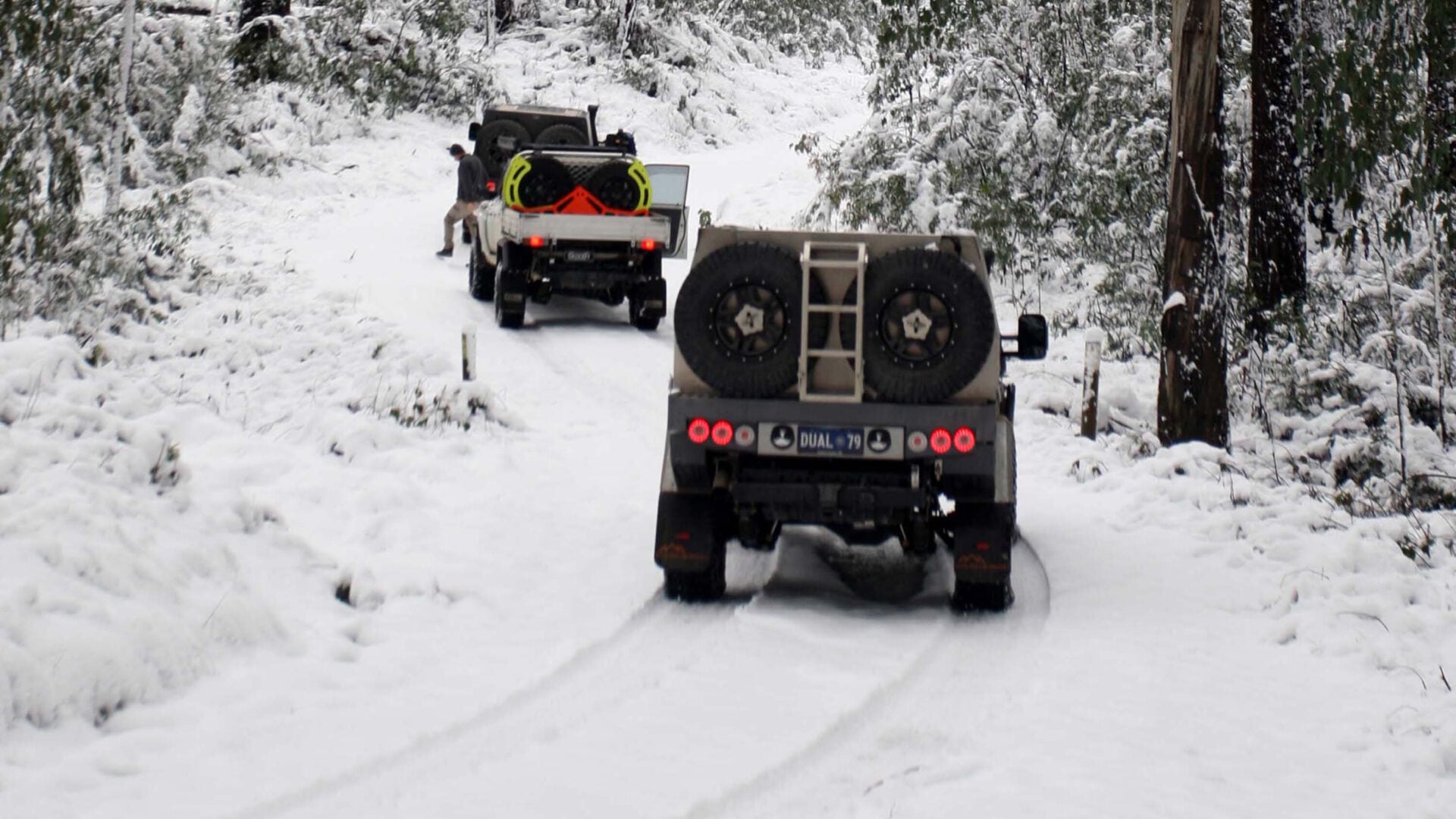 How to drive a 4x4 on snow