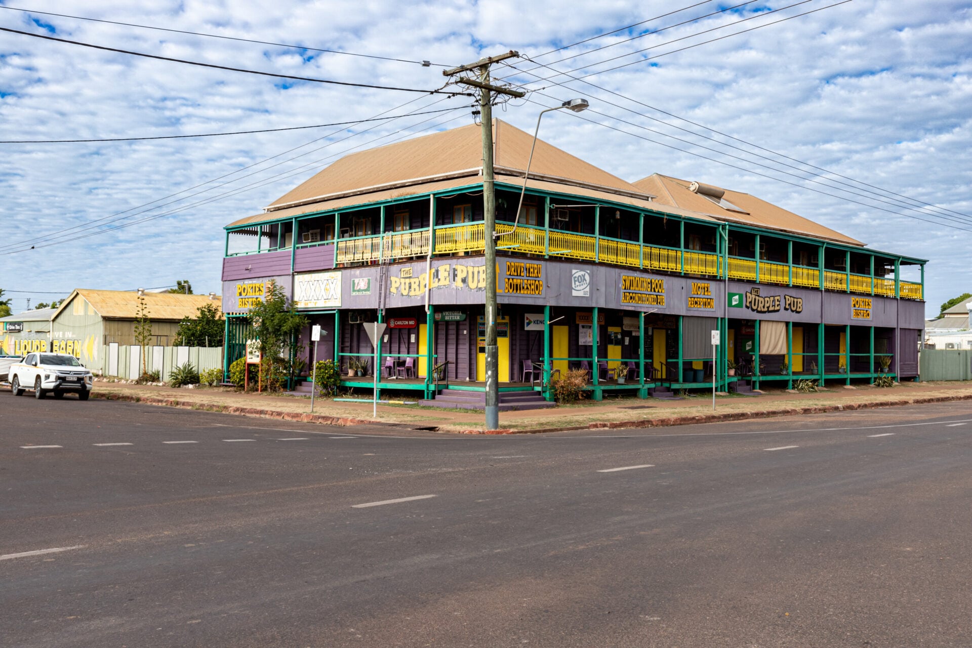 4x4 pub: The Purple Pub