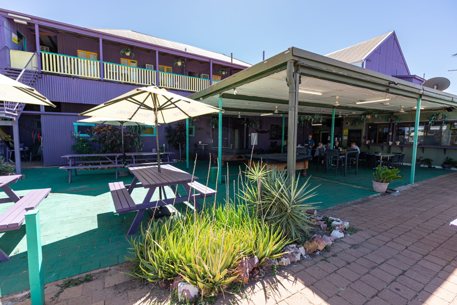 4x4 pub: The Purple Pub
