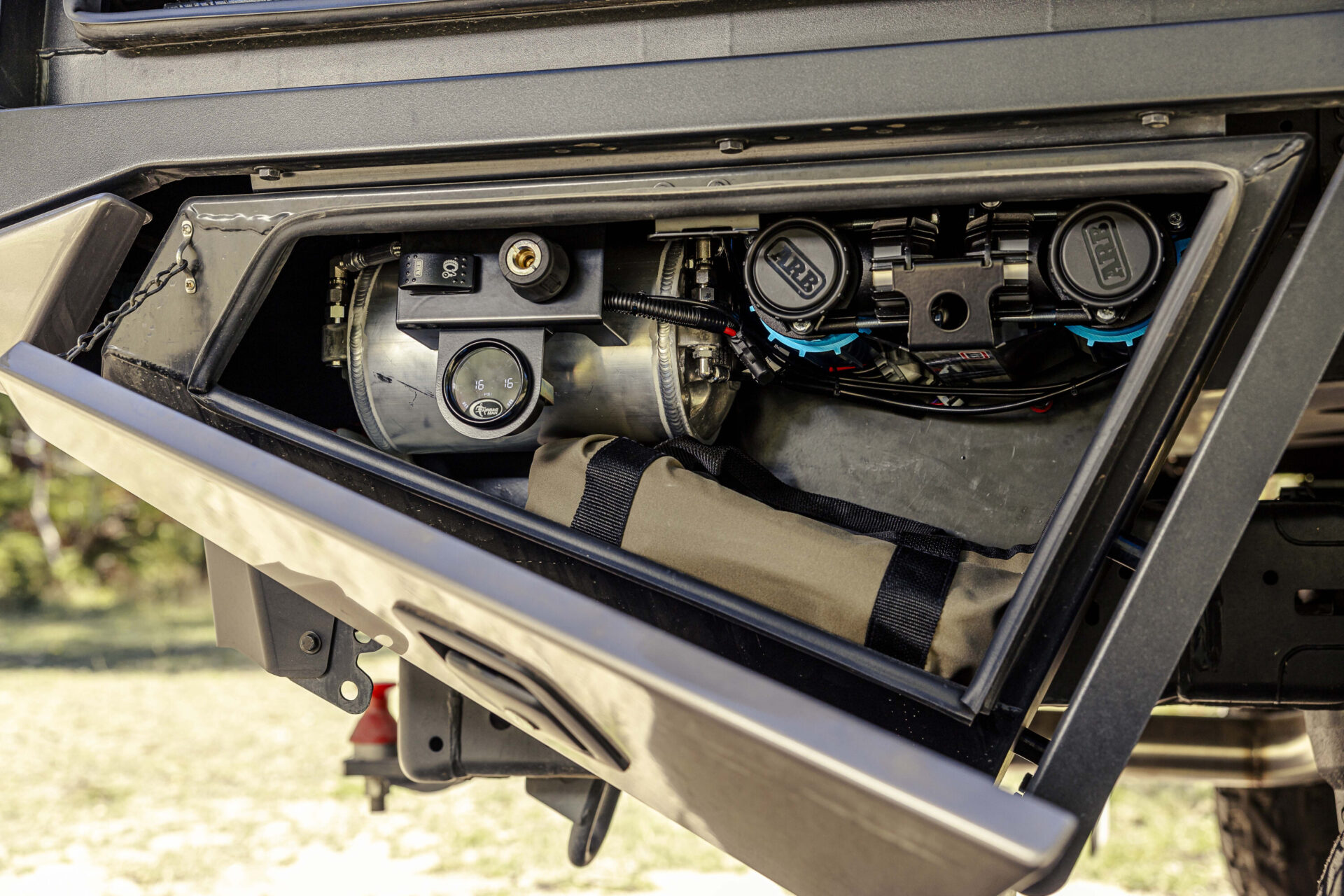 Toyota LandCruiser 300 Series chopped and transformed into mind-blowing ute