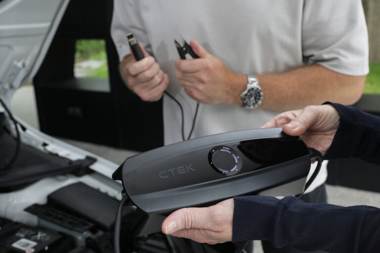 CTEK CS ONE battery charger tested