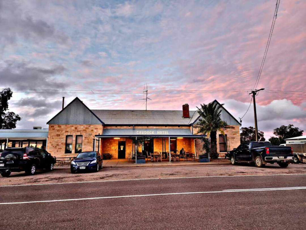 Outback pub crawl in South Australia