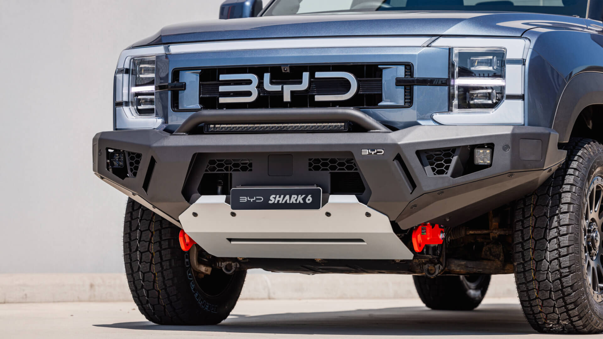 2025 BYD Shark 6: Factory-backed Ironman 4x4 accessories