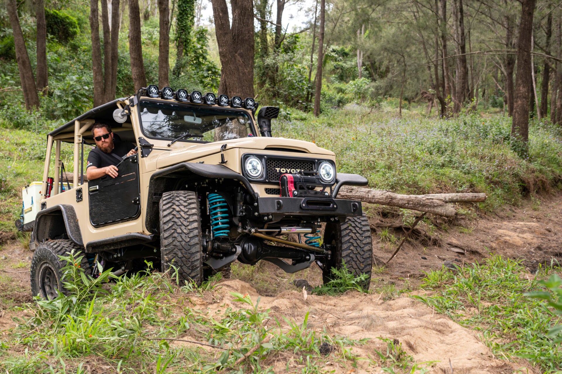 Supercharged V8-powered FJ40 is the perfect beach cruiser