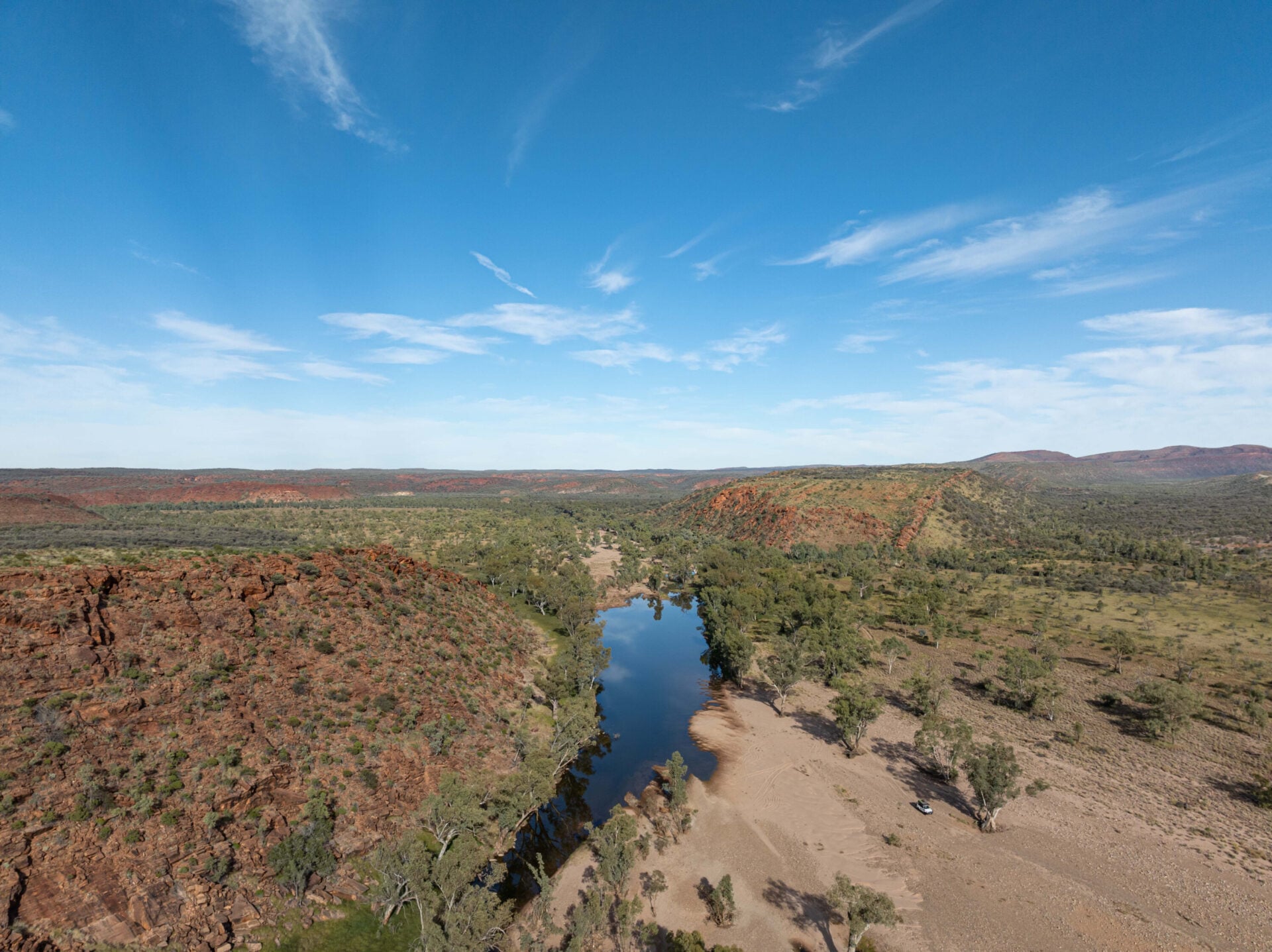 Tackling the Finke River 4WD route