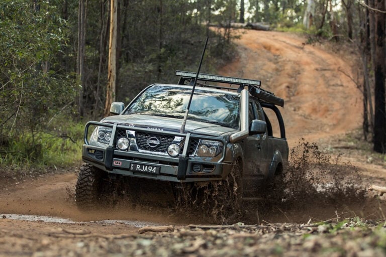 Nissan Navara D40: Custom 4x4