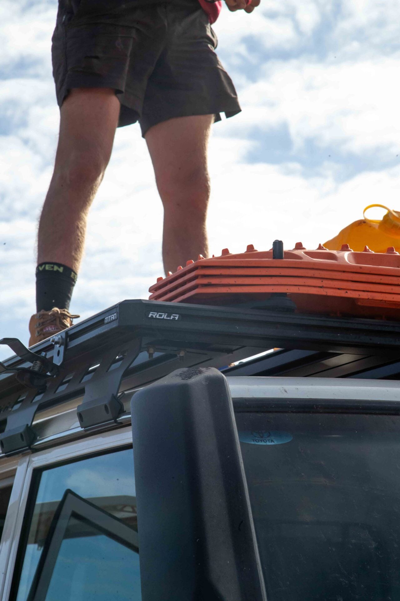 Tested in the Simpson: Rola Titan MKIII roof racks on the 79 Series and ...