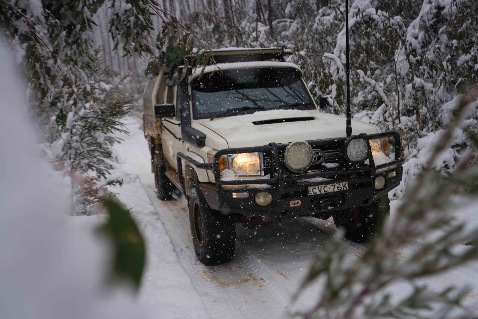 How to master snow driving and winter camping in your 4×4: 8 essential ...